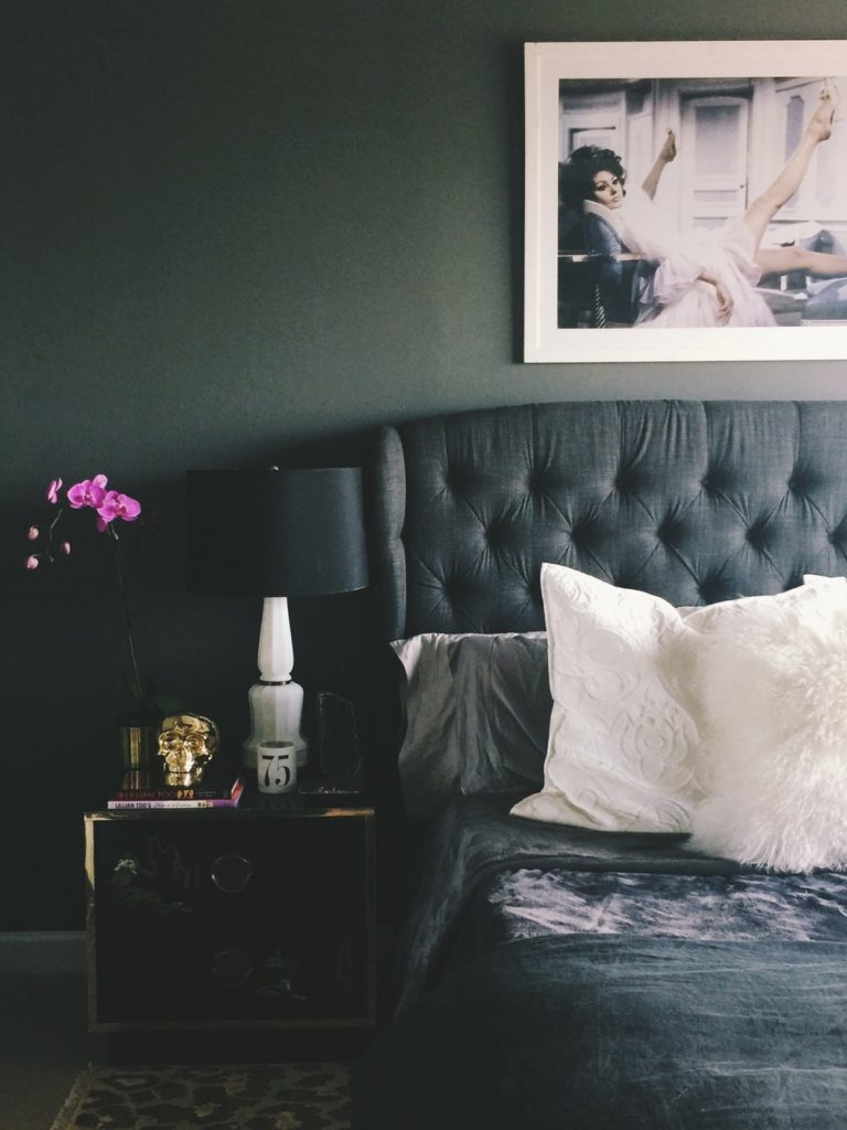 Digging the Dark Side: Rooms that Inspire - A Glass of Bovino