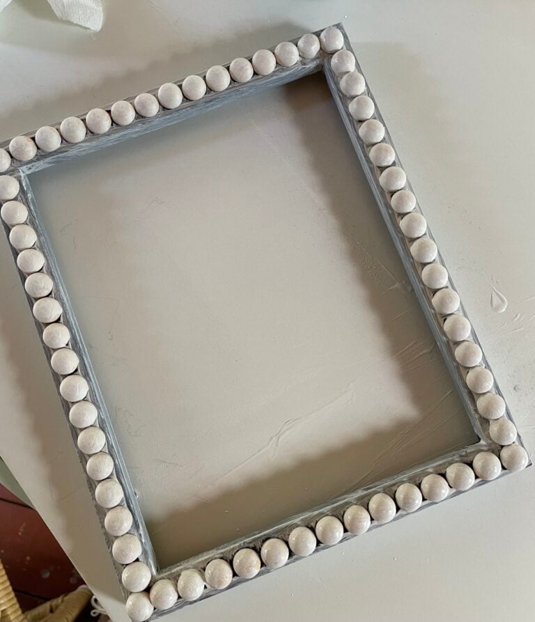 TUTORIAL: DIY BOBBIN FRAMES FOR LESS THAN $40 - A Glass of Bovino TUTORIAL