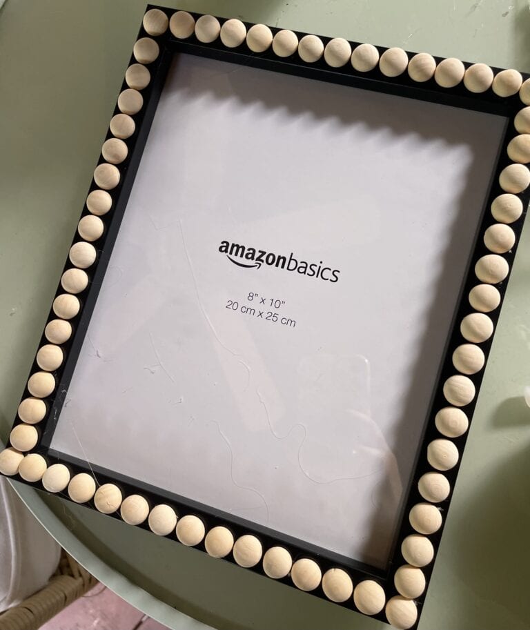 TUTORIAL: DIY BOBBIN FRAMES FOR LESS THAN $40 - A Glass of Bovino TUTORIAL